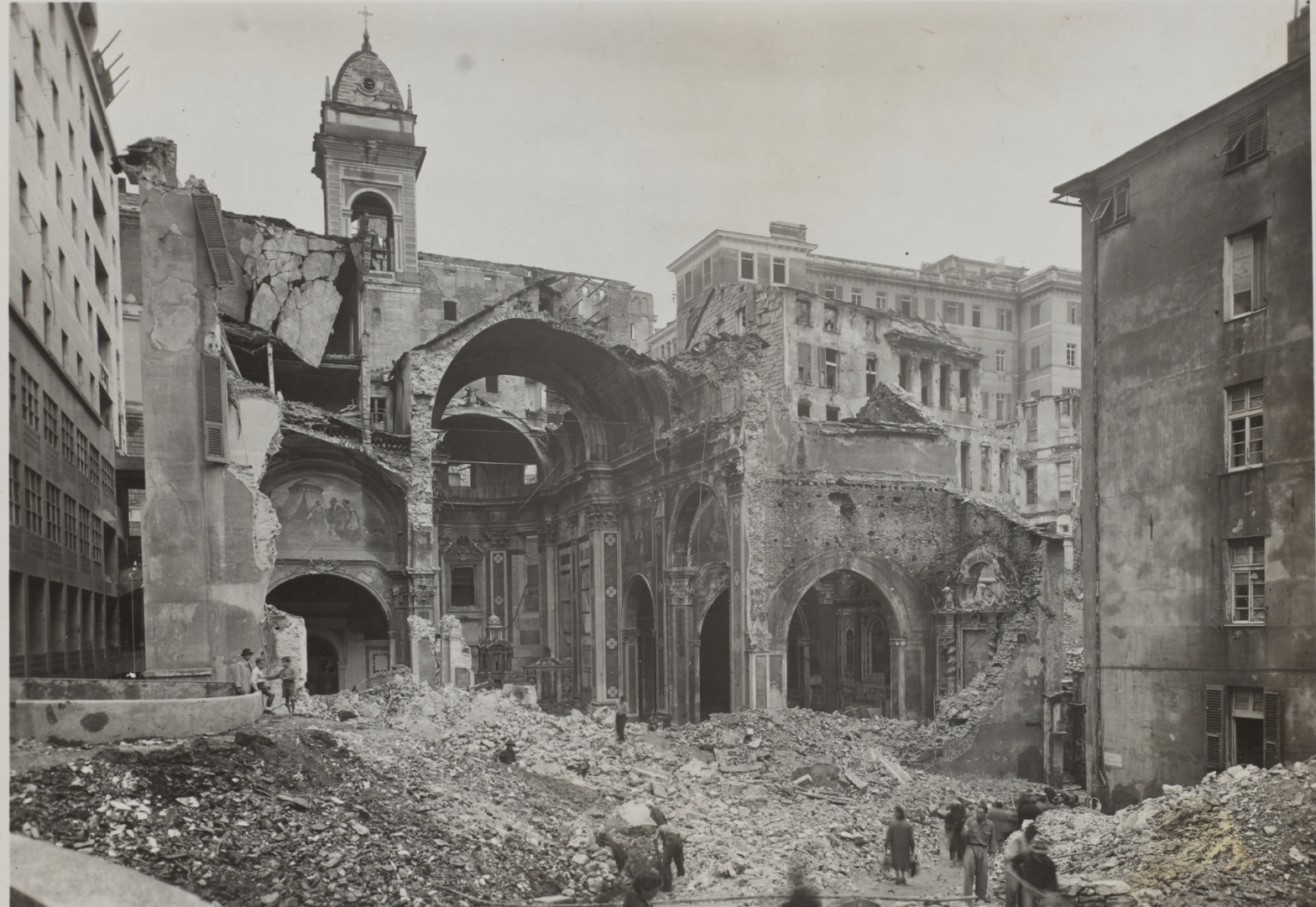 The Courtauld unveils its Conway Library photographic collection online ...
