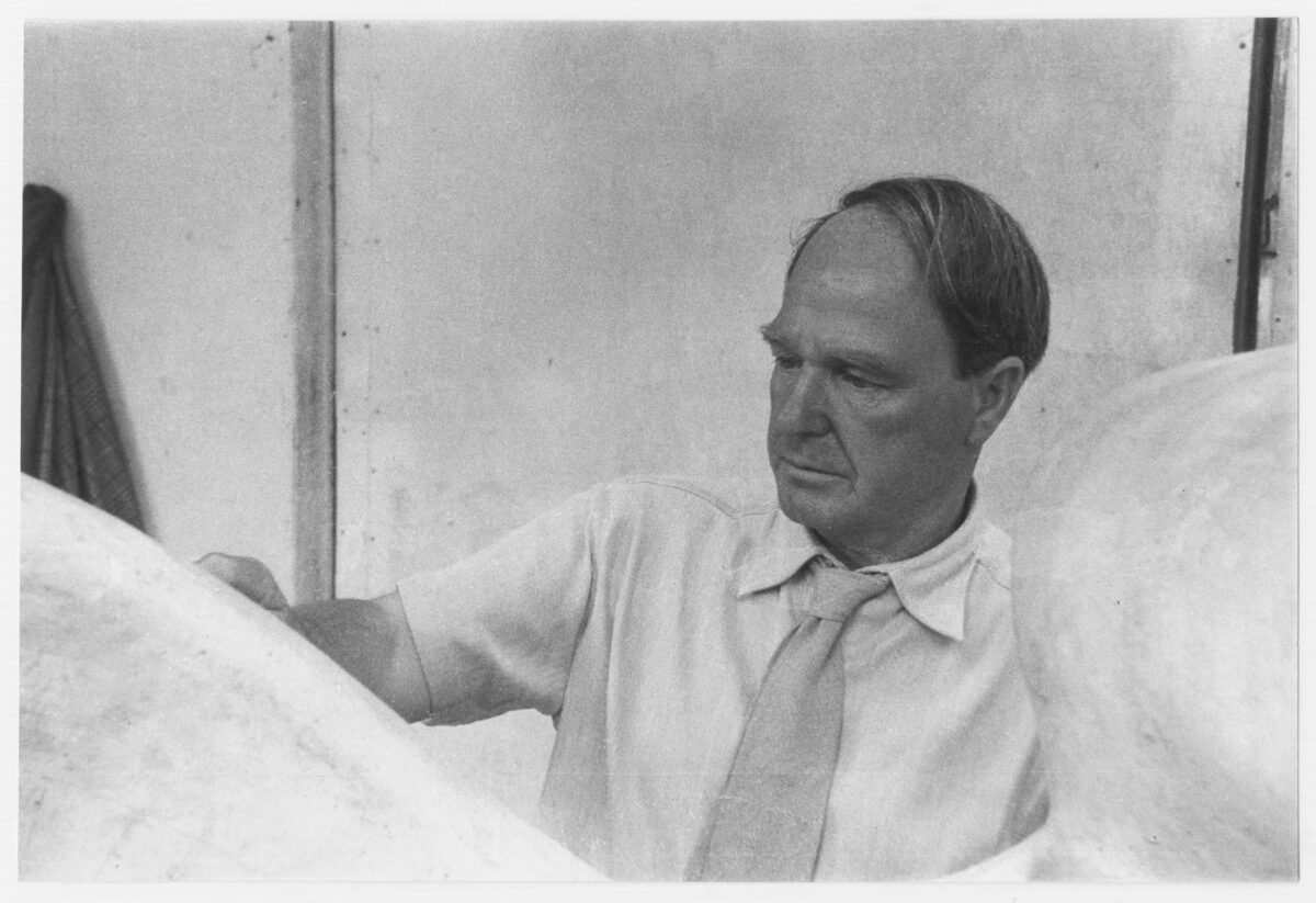 Blog: Discover Roger Mayne's striking photographs of Henry Moore ...